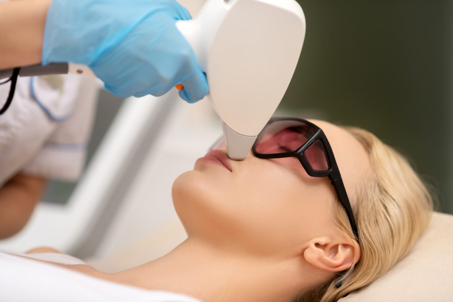 Is Intense Pulse Light (IPL Therapy) Really Effective For Spots And Discoloration? - Elan Skin ...